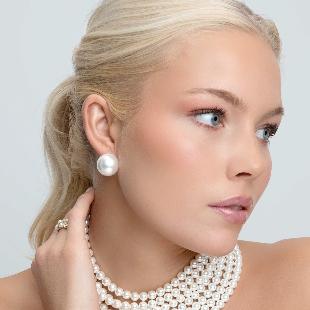 Megan Big Ear - s/white